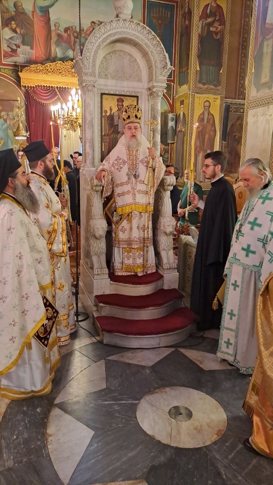 Αρχιερατική Θεία Λειτουργία και Κτητορικά Μνημόσυνα στον Ιερό ...