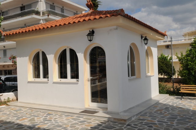 Ἱερός Ναός Κοιμήσεως Θεοτόκου Νέων Παλατίων Ὠρωποῦ